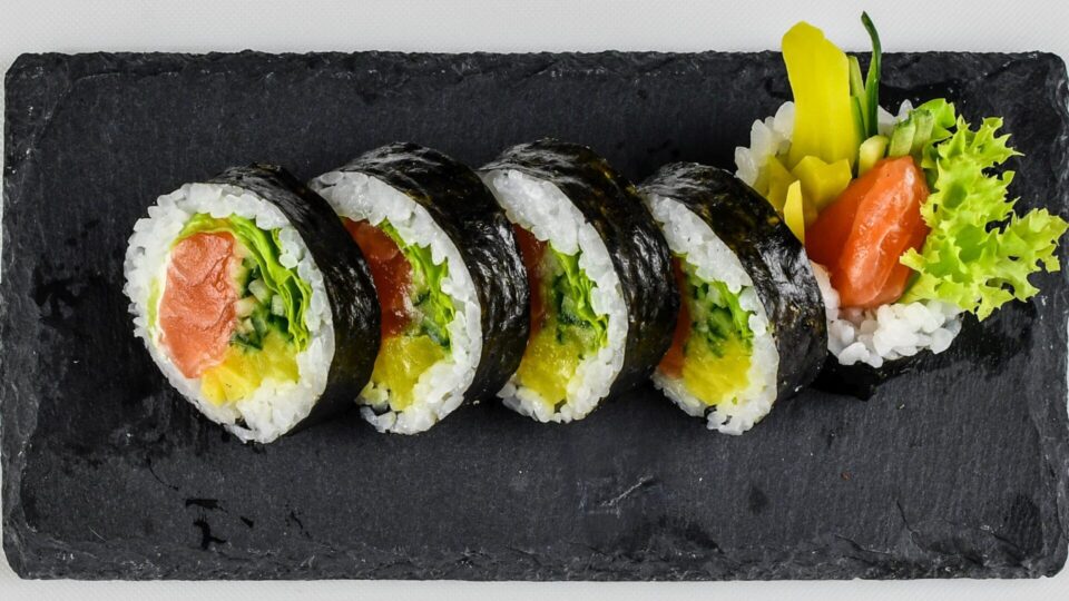 Apa Sih Bedanya Sushi, Sashimi, Maki, dan Nigiri? - Cockatoo Course